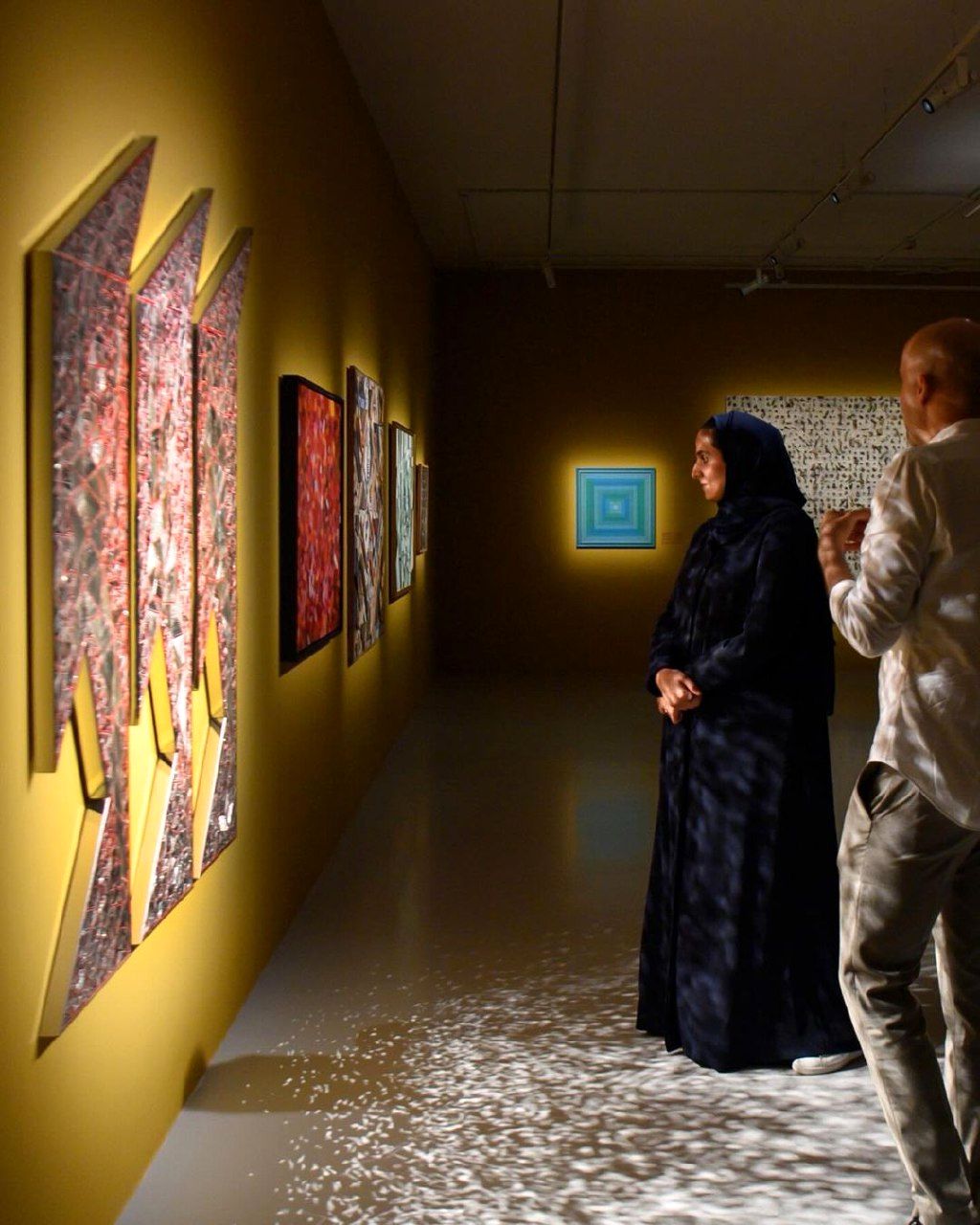 Sheikha Al-Mayassa in Exhibition of Abstraction in Arab Modernism at ...